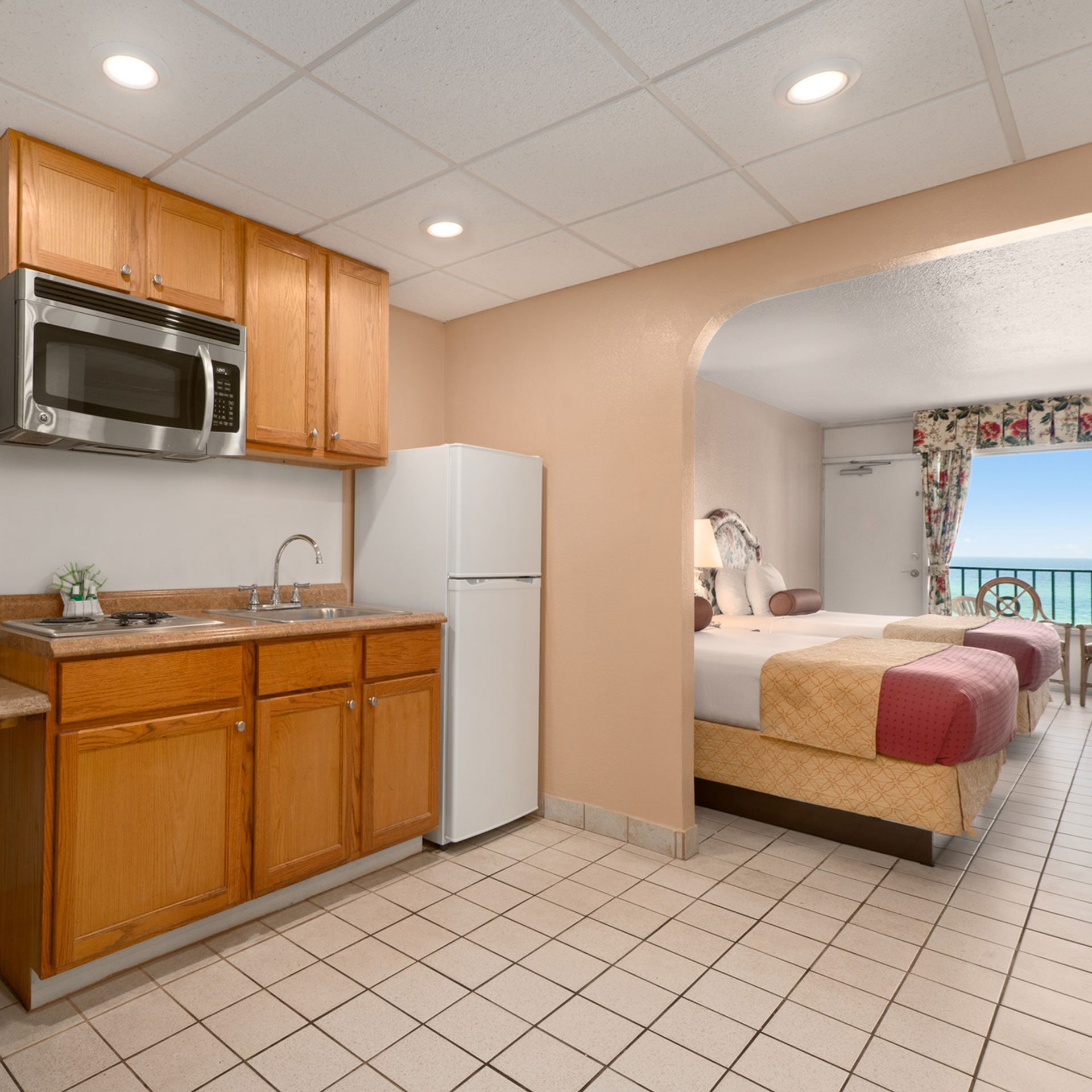 Days Inn Beach Efficiency Room